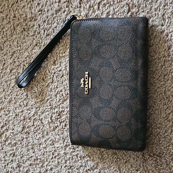 Coach | Bags | Used Coach Wrislet | Poshmark
